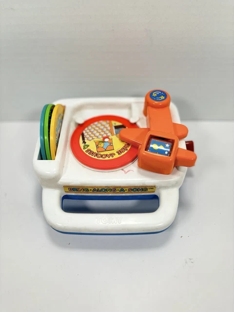 VINTAGE WIND UP Tomy Bring Along A Song Toy Record Player C. 1984 - NOT ...