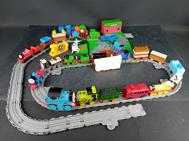 MATTEL GULLANE THOMAS The Tank Engine and Friends Bundle With Track and ...