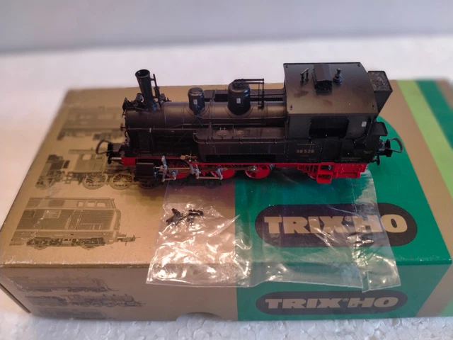 LOCOMOTIVA A VAPORE TRIX 22414 - BR 98 526 ep. II scala H0 livrea nera ...