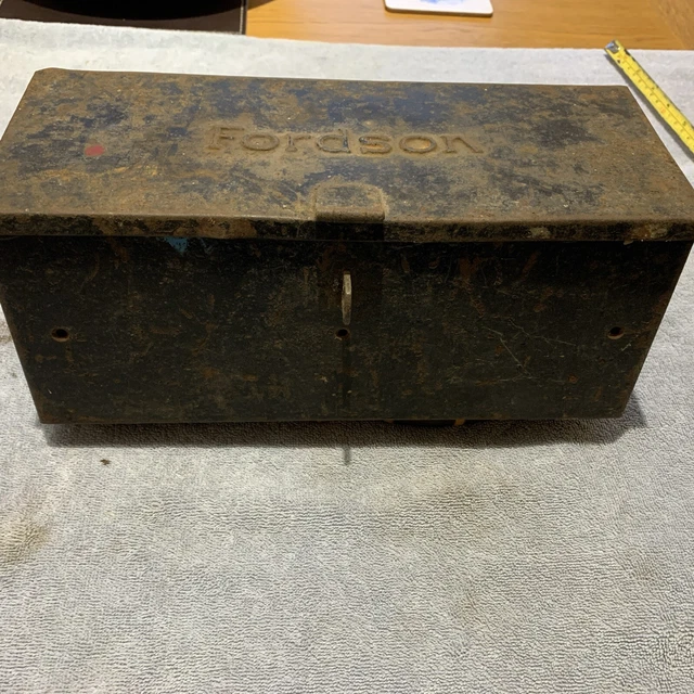 FORDSON N TRACTOR Tool Box £25.00 - PicClick UK