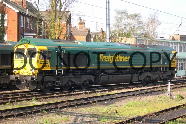 UK DIESEL TRAIN Railway Photograph Of Class 66 66579. Loco. Rm66-768 £1 ...
