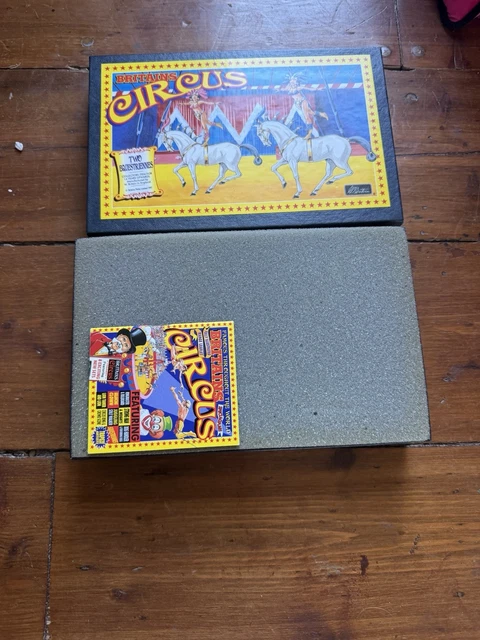 BRITAINS CIRCUS TWO Equestriennes 8671 Die Cast Model Toys Britains ...