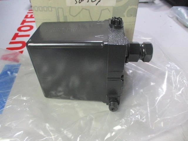 POMPA MANUALE IDRAULICA Originale Mercedes Benz A9605530001 EUR 379,00 ...