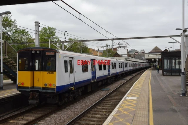 PHOTO CLASS 315 4-Car Emu No 315 849 On A Liverpool St - Shenfield ...