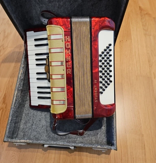 AKKORDEON HOHNER STUDENT IV mit Koffer und Notenheft EUR 50,00 ...