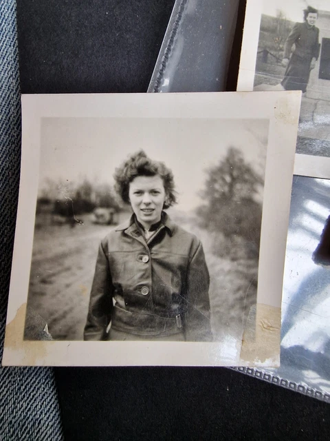 ATTRACTIVE WW2 LADY SOLDIER IN LEATHERS, ORIGINAL WW2 PHOTO 6x6cm £2.99 ...