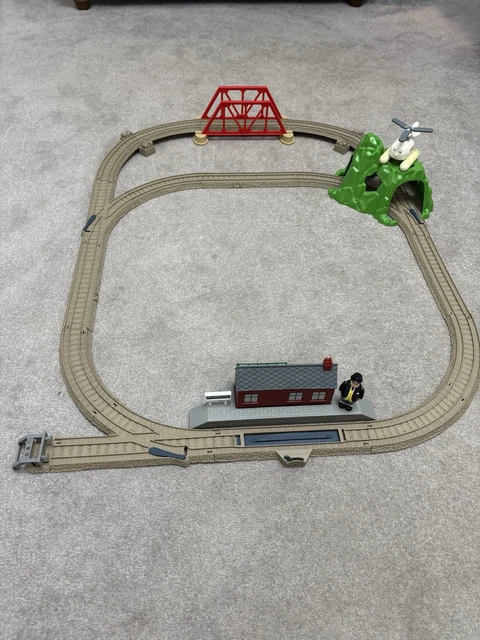 THOMAS & FRIENDS Trackmaster Thomas Elsbridge Adventure Set with Harold ...