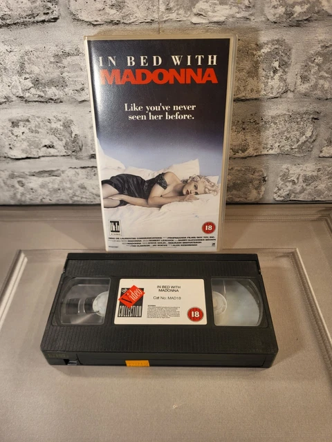 IN BED WITH Madonna (VHS/SH, 1995) £4.99 - PicClick UK