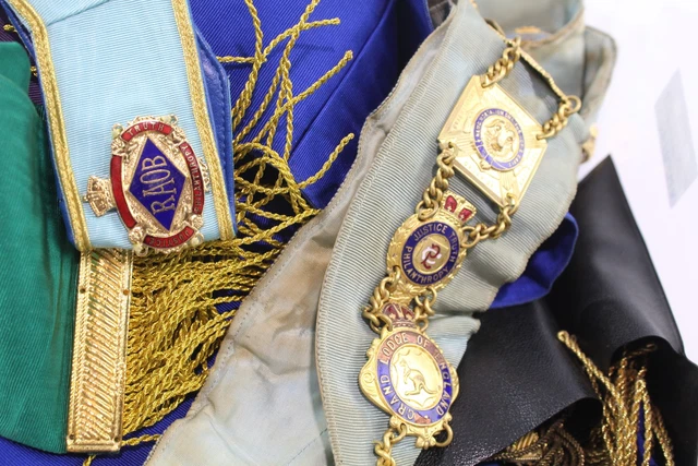MASONIC / ROSE Croix / RAOB Regalia Inc Aprons Collars Jewels Etc £0.99 ...
