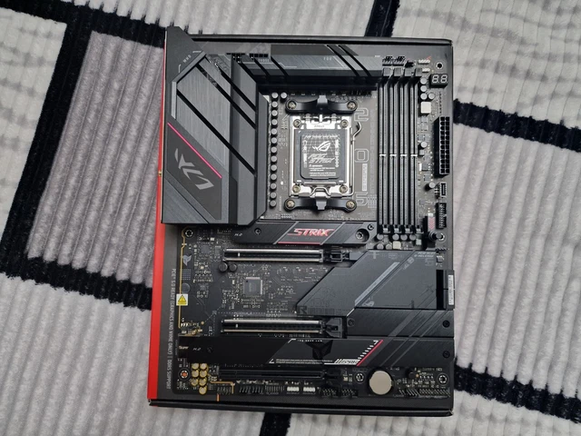 ASUS ROG STRIX B650E-E Gaming WiFi AM5 ATX AMD Motherboard £187.90 ...