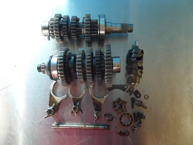 TRIUMPH SPRINT RS 955i 02 GEARBOX COMPLETE SELECTOR FORKS BARREL ETC ...