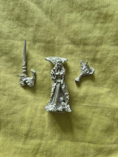 GAMES WORKSHOP WARHAMMER Vampire Counts Female Vampire Lord OOP Lot 1 £ ...