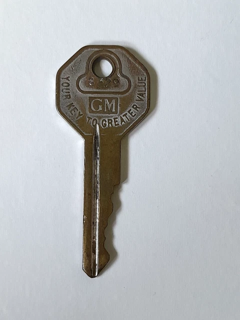 VINTAGE KEY GM General Motors #8329 Knockout Briggs & Stratton ...