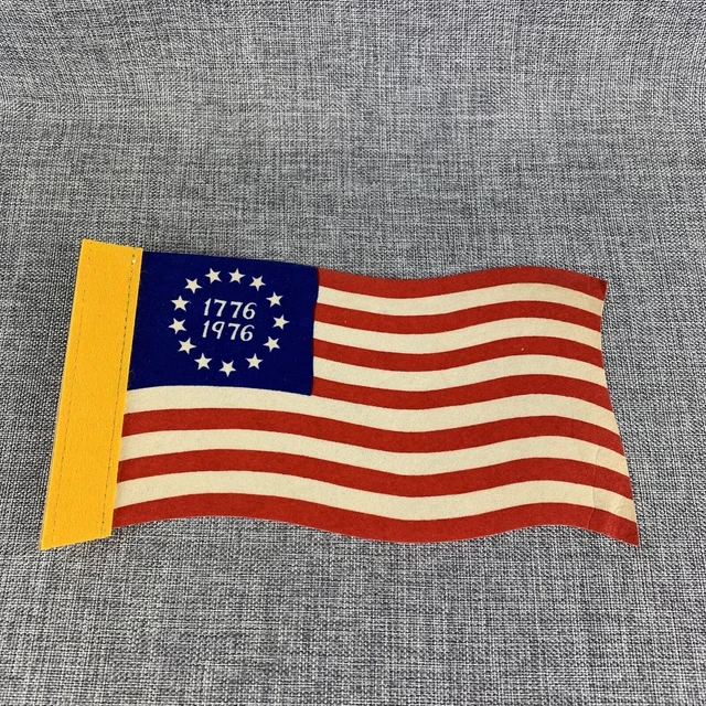 VINTAGE 1776 1976 Bicentennial Flag Banner Pennant Souvenir Fiber Felt ...