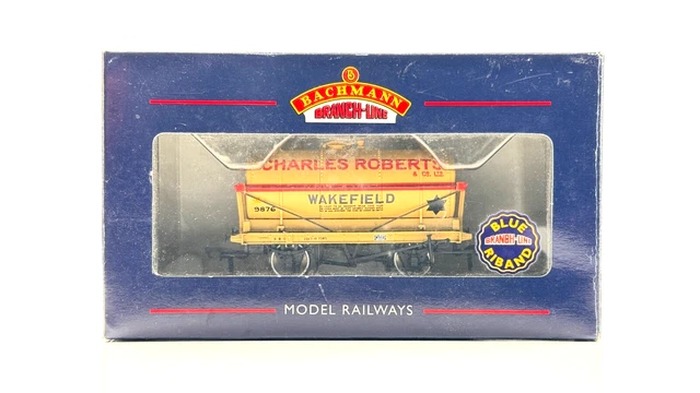 BACHMANN 00 GAUGE - 37-650K - 14 Ton Tank Wagon Charles Roberts ...