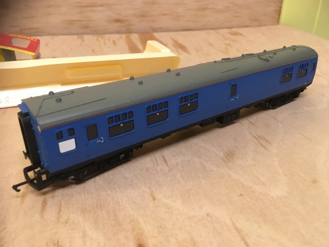 LOT..414F...OO GAUGE HORNBY BLUE PULLMAN MK1 BUFFET CAR...1657 ...