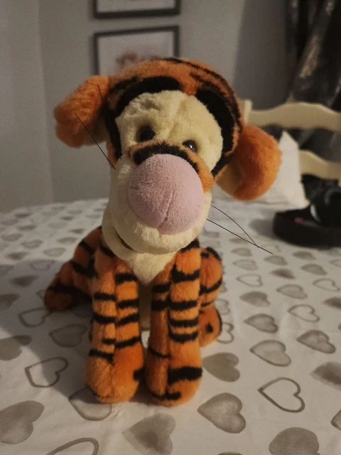 THE WALT DISNEY Company Tigger Plush 10" Winnie The Pooh Disney Soft ...