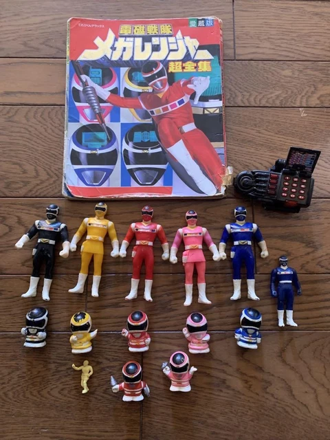 BANDAI JAPAN SENTAI Megaranger Figure Set ／ Collection book ...