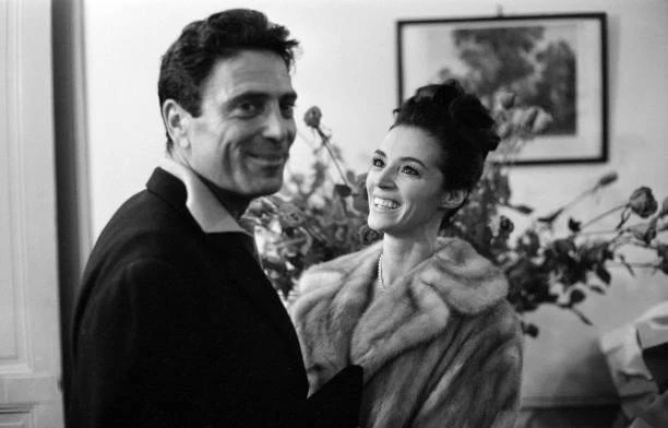 ITALIAN ACTOR RAF Vallone at the premiere of the film 1961 Old Photo $9 ...