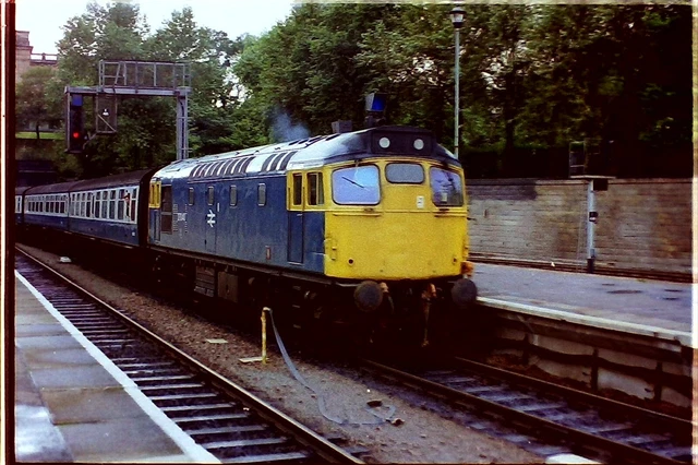 35MM RAILWAY COLOUR Negative Class 27 040 at Edinburgh Waverley £1.95 ...