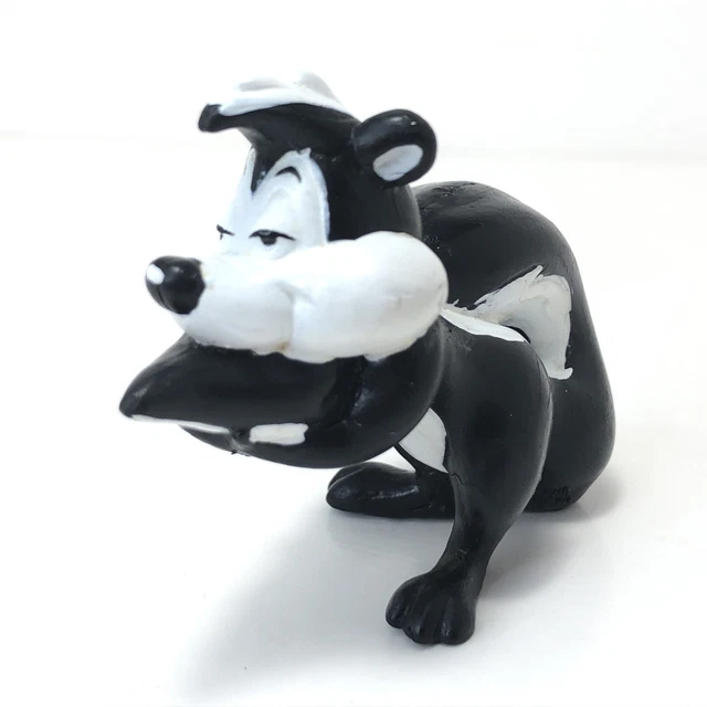 FIGURINE PVC VINTAGE Looney Tunes Pepe Le Pew Holding Tail 1994 ...
