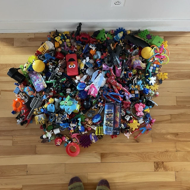 HUGE RANDOM TOYS Lot +7Kg Of Random Toys, Many Universe, Selling As-Is ...