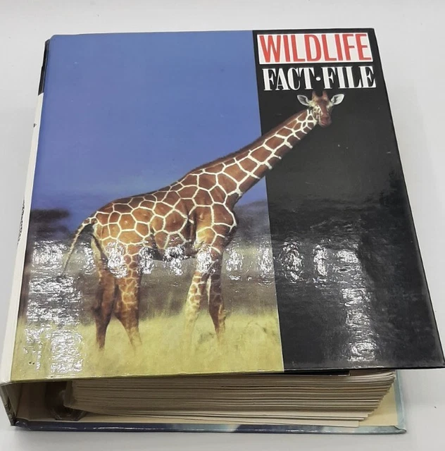 VINTAGE 1990 WILDLIFE FACT FILE Animal Binder 11 Dividers 260+ Cards ...