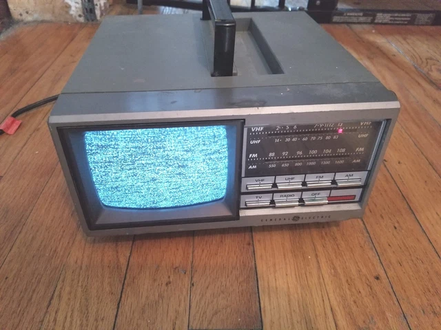 GENERAL ELECTRIC GE Portable 5" VHF/UHF/TV/AM/FM Radio 7-7150B - Tested ...