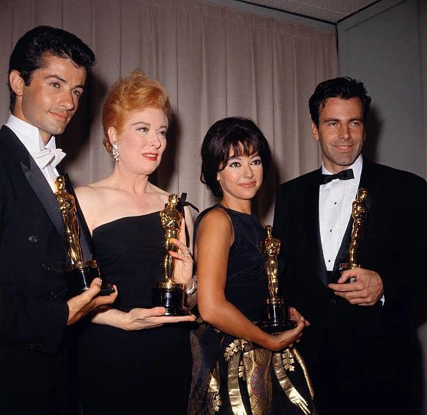 GEORGE CHAKIRIS GREER Garson Rita Moreno Maximilian Schell pose- 1962 ...
