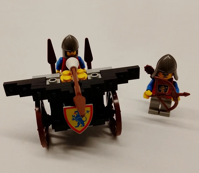 VINTAGE LEGO KNIGHTS Castle Set 6012 Lion Knights Siege Cart 100% ...