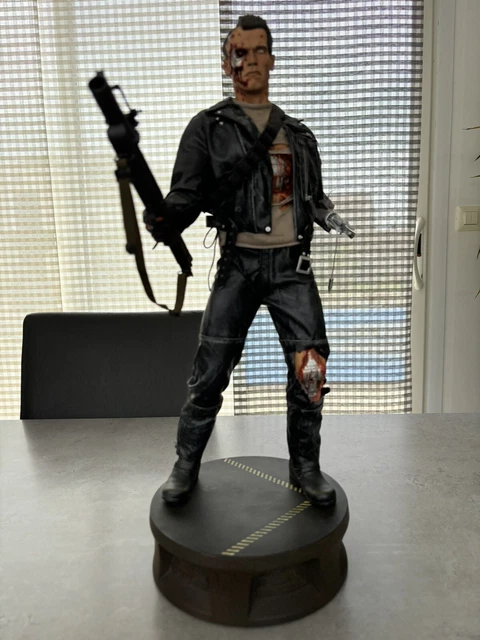 SIDESHOW T800 TERMINATOR Battle Damaged Premium Format Hot Prime Gentle ...