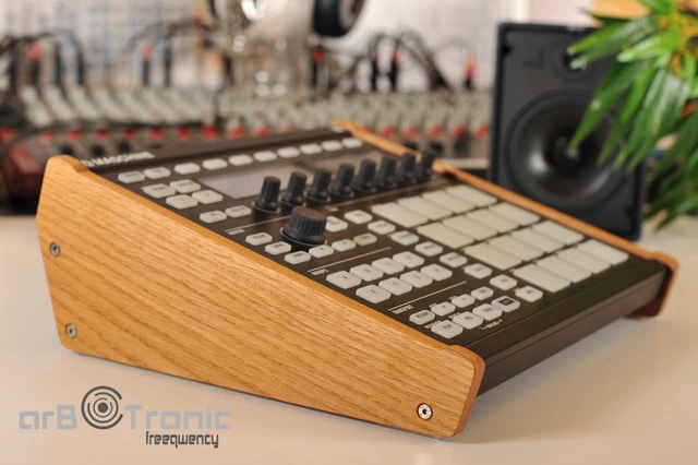 NATIVE INSTRUMENTS MASCHINE MK1 MK2 Real Wood Side Panel Stand £136.57 ...