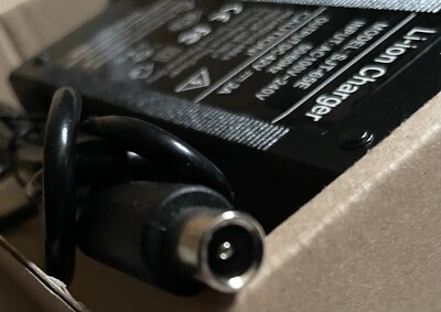 CHARGER 42V 2A E-Scooter Xiaomi Mi M365 PRO 2, 1S/Ninebot ES1, ES2, ES3 ...