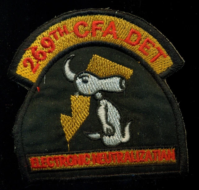 US ARMY 269TH CFA Det Chemistry Field Artillery Snoopy Vietnam Patch VT ...