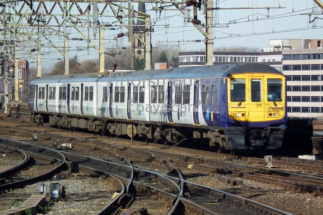 CLASS 319 319376, 4 car EMU, in new Northern at Stockport £0.75 ...