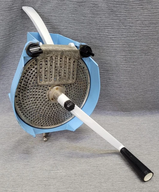 BRUNNER KLOSSREIBE DDR Kartoffelreibe Gemüsereibe mit Kurbel 1x feine ...