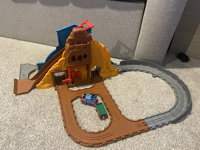 THOMAS THE TANK Engine Train Friends Take N Play Along Roaring Dino Run ...