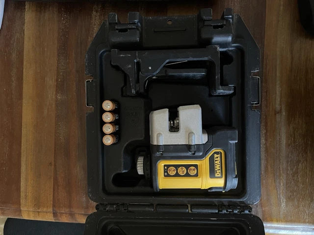 DEWALT DW089 3 Way Self-Levelling Multi Line Red Laser Set With Case ...