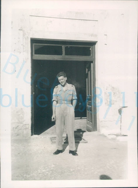 1951 REME SOLDIER in front of building at 3 command Benghazi £8.73 ...