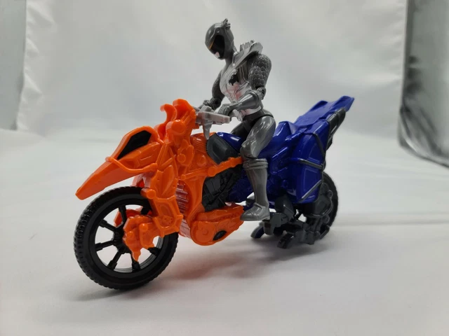 BANDAI POWER RANGERS Dino Charge SILVER RANGER DINO CYCLE 2015 ...