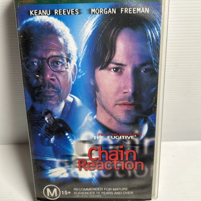 CHAIN REACTION 90'S Movie Director of the Fugitive Keanu Reeves Morgan ...