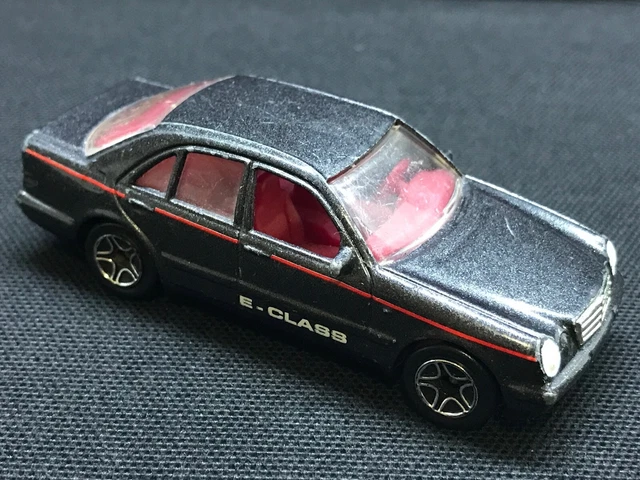 MATCHBOX MERCEDES BENZ E Class Collectable 1:64 Scale EUR 7,98 ...