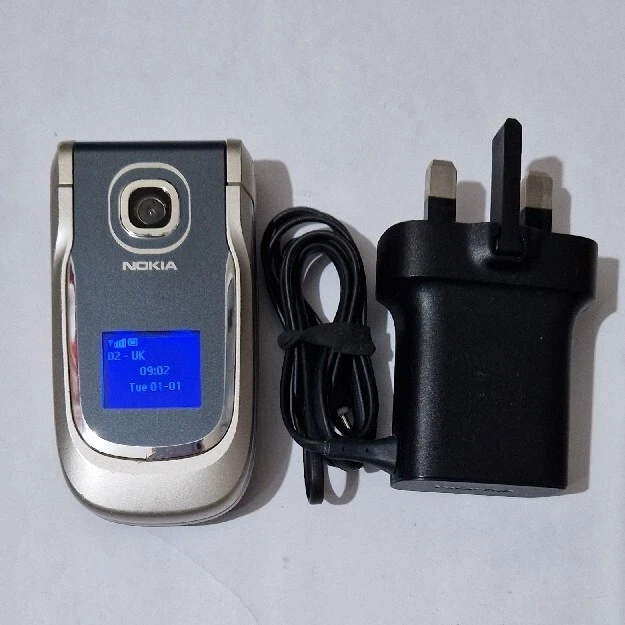 NOKIA 2760 FLIP (Unlocked) Retro Mobile Phone- Silver/Grey- Wall Plug ...