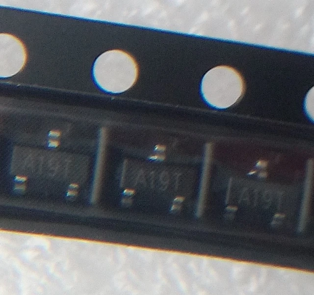 SMD TRANSISTOR MOSFET 3401 / AO3401 / SMD A19T SOT-23 30V / 4.2A £4.15 - PicClick UK