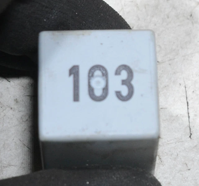 VW GOLF 4 Variant 1J Bj 03 Relais 103 - 357911253 #F528 EUR 7,99 - PicClick DE