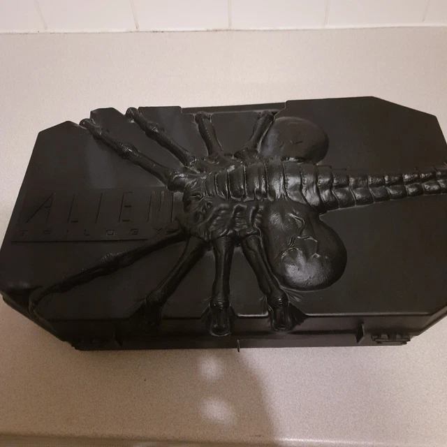 ALIEN TRILOGY VHS Facehugger Box Set Limited Edition £50.00 - PicClick UK