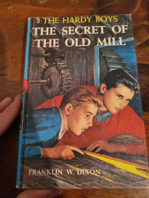 VINTAGE HARDY BOYS THE SECRET OF OLD MILL - Grosset & Dunlap 1962 $2.50 ...