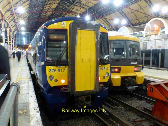 RAILWAY PHOTO - 375617 at London Victoria Class 375 £2.00 - PicClick UK