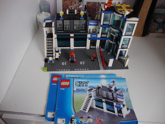 LEGO CITY 7498 Police Station with instruction books 3&4 £37.00 ...