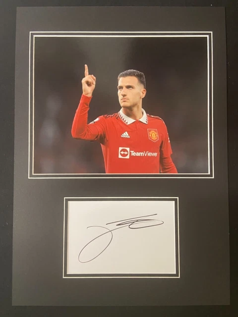 HAND SIGNED DIOGO dalot mounted A3 display manchester united with coa £ ...